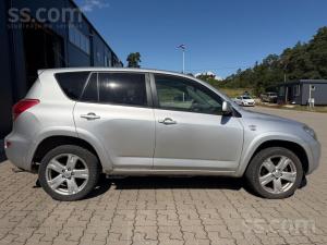 Pelēks Toyota RAV4 2006 Jūrmala, ar dzinēja tilpumu 2.20 L un nobraukumu 376 tūkst. km par 1990 €, foto 12 vietnē AUTOMOTO.COM.LV