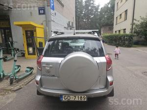 Grey Toyota RAV4 2006 in Riga, with an engine capacity of 2.00 L and mileage of 280 thousand km for 2500 €, photo 11 on AUTOMOTO.COM.LV