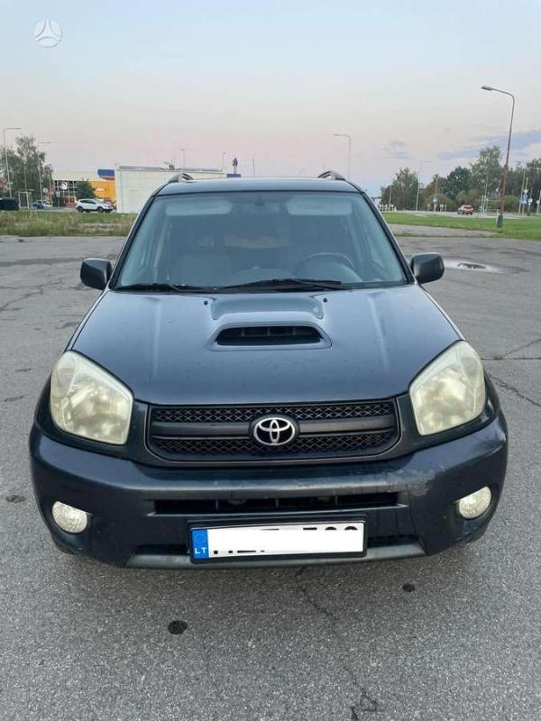 Grey Toyota RAV4 2006 in Panevezys, with an engine capacity of 2.00 L and mileage of 404 thousand km for 2300 €, photo 5 on AUTOMOTO.COM.LV