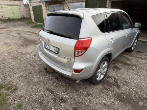 Pelēks Toyota RAV4 2006 Pasvalys, ar dzinēja tilpumu 2.23 L un nobraukumu 246 tūkst. km par 4000 €, foto 5 vietnē AUTOMOTO.COM.LV