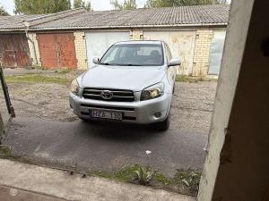 Pelēks Toyota RAV4 2006 Pasvalys, ar dzinēja tilpumu 2.23 L un nobraukumu 246 tūkst. km par 4000 €, foto 6 vietnē AUTOMOTO.COM.LV