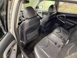 Pelēks Toyota RAV4 2006 Pasvalys, ar dzinēja tilpumu 2.23 L un nobraukumu 246 tūkst. km par 4000 €, foto 9 vietnē AUTOMOTO.COM.LV