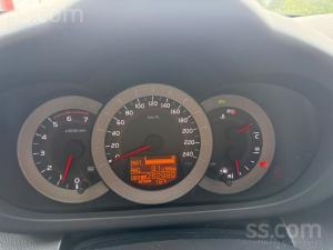 Grey Toyota RAV4 2006 in Riga, with an engine capacity of 2.20 L and mileage of 263 thousand km for 3399 €, photo 7 on AUTOMOTO.COM.LV