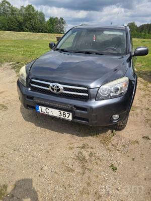 Grey Toyota RAV4 2006 in Talsi, with an engine capacity of 2.20 L and mileage of 288 thousand km for 2600 €, photo  on AUTOMOTO.COM.LV