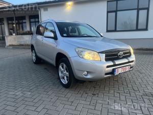 Grey Toyota RAV4 2007 in Rezekne, with an engine capacity of 2.20 L and mileage of 540 thousand km for 28200 €, photo 2 on AUTOMOTO.COM.LV