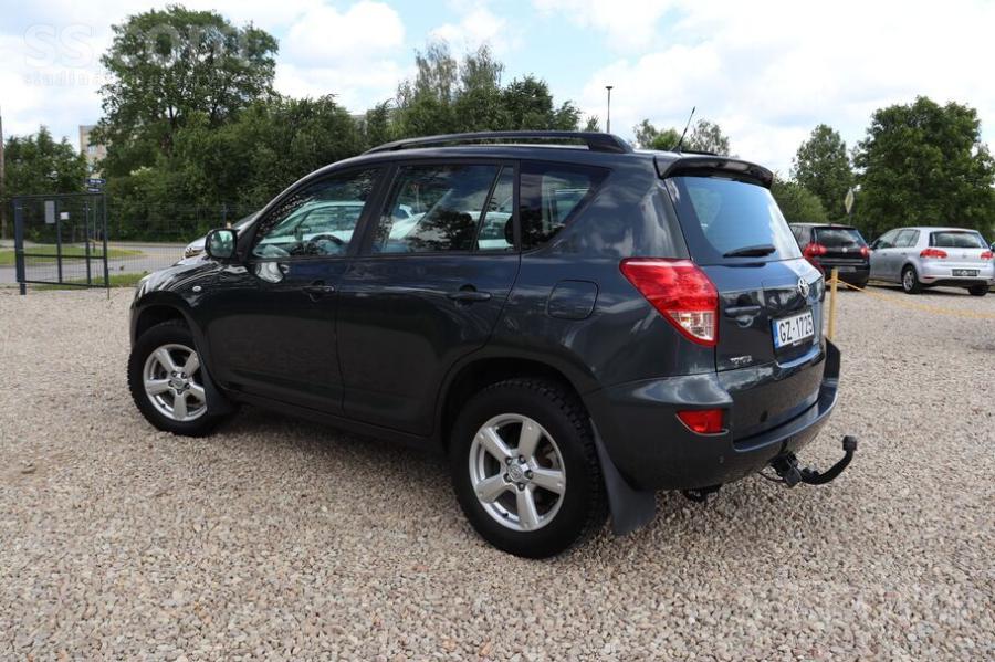 Pelēks Toyota RAV4 2007 Gulbene, ar dzinēja tilpumu 2.00 L un nobraukumu 0 tūkst. km par 6990 €, foto 5 vietnē AUTOMOTO.COM.LV