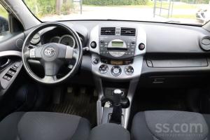 Pelēks Toyota RAV4 2007 Gulbene, ar dzinēja tilpumu 2.00 L un nobraukumu 0 tūkst. km par 6990 €, foto 11 vietnē AUTOMOTO.COM.LV