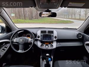Pelēks Toyota RAV4 2007 Liepāja, ar dzinēja tilpumu 2.20 L un nobraukumu 203 tūkst. km par 5000 €, foto 6 vietnē AUTOMOTO.COM.LV