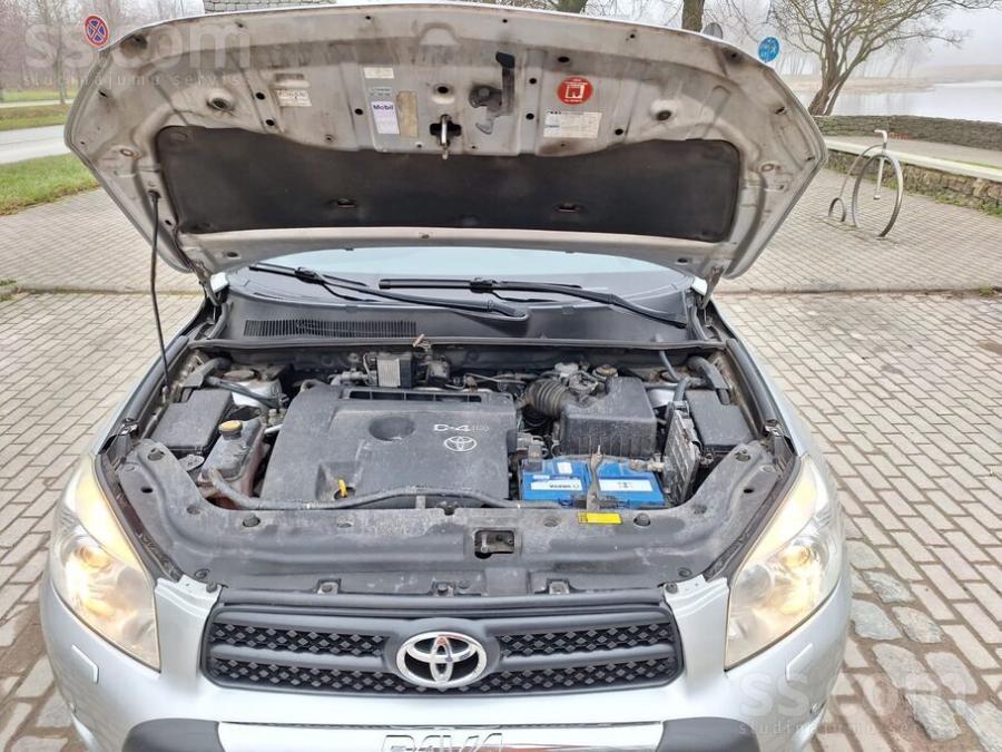 Pelēks Toyota RAV4 2007 Liepāja, ar dzinēja tilpumu 2.20 L un nobraukumu 203 tūkst. km par 5000 €, foto 10 vietnē AUTOMOTO.COM.LV