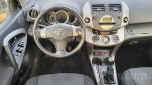 Pelēks Toyota RAV4 2007 Rīga, ar dzinēja tilpumu 2.20 L un nobraukumu 330 tūkst. km par 2200 €, foto 4 vietnē AUTOMOTO.COM.LV