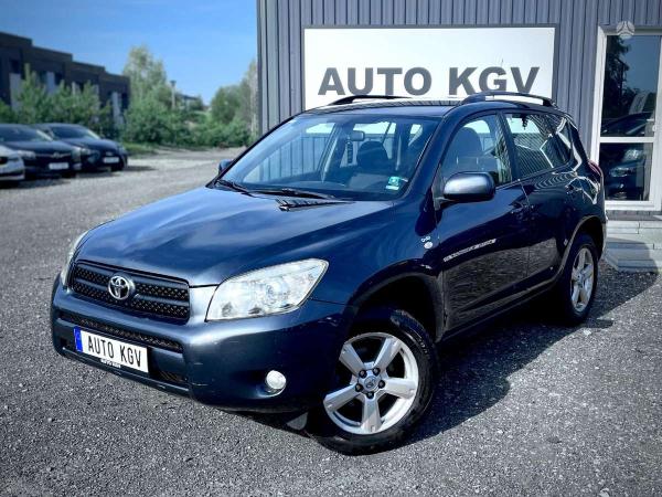 Pelēks Toyota RAV4 2007 Viļņa, ar dzinēja tilpumu 2.20 L un nobraukumu 297 tūkst. km par 5500 €, foto 1 vietnē AUTOMOTO.COM.LV
