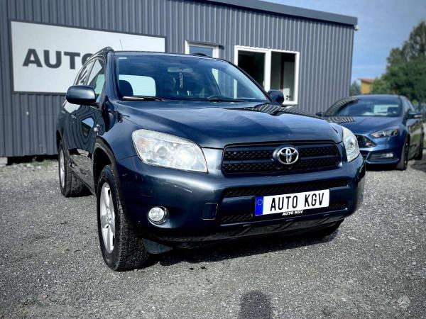 Pelēks Toyota RAV4 2007 Viļņa, ar dzinēja tilpumu 2.20 L un nobraukumu 297 tūkst. km par 5500 €, foto 9 vietnē AUTOMOTO.COM.LV