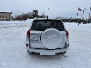Grey Toyota RAV4 2007 in Telschi, with an engine capacity of 2.20 L and mileage of 252 thousand km for 4999 €, photo 5 on AUTOMOTO.COM.LV