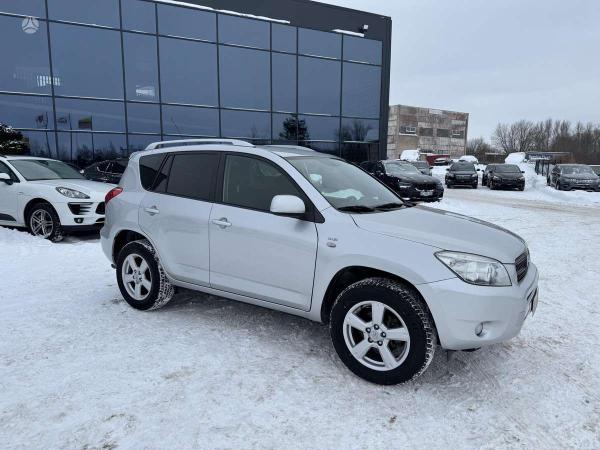 Grey Toyota RAV4 2007 in Telschi, with an engine capacity of 2.20 L and mileage of 252 thousand km for 4999 €, photo 7 on AUTOMOTO.COM.LV