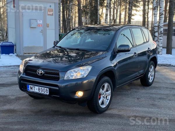 Pelēks Toyota RAV4 2007 Rīga, ar dzinēja tilpumu 2.20 L un nobraukumu 0 tūkst. km par 5699 €, foto 1 vietnē AUTOMOTO.COM.LV