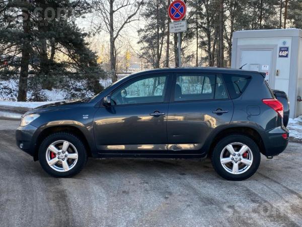 Pelēks Toyota RAV4 2007 Rīga, ar dzinēja tilpumu 2.20 L un nobraukumu 0 tūkst. km par 5699 €, foto 2 vietnē AUTOMOTO.COM.LV