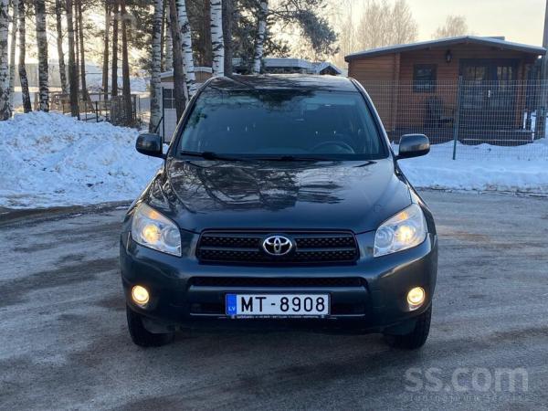 Pelēks Toyota RAV4 2007 Rīga, ar dzinēja tilpumu 2.20 L un nobraukumu 0 tūkst. km par 5699 €, foto 8 vietnē AUTOMOTO.COM.LV
