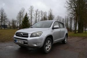 Pelēks Toyota RAV4 2007 Viļņa, ar dzinēja tilpumu 2.23 L un nobraukumu 182 tūkst. km par 4950 €, foto  vietnē AUTOMOTO.COM.LV