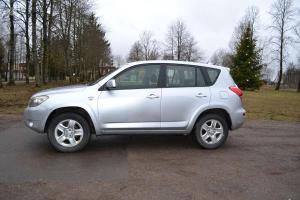 Grey Toyota RAV4 2007 in Vilnius, with an engine capacity of 2.23 L and mileage of 182 thousand km for 4950 €, photo 3 on AUTOMOTO.COM.LV