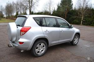 Grey Toyota RAV4 2007 in Vilnius, with an engine capacity of 2.23 L and mileage of 182 thousand km for 4950 €, photo 5 on AUTOMOTO.COM.LV