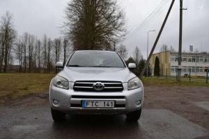 Grey Toyota RAV4 2007 in Vilnius, with an engine capacity of 2.23 L and mileage of 182 thousand km for 4950 €, photo 7 on AUTOMOTO.COM.LV