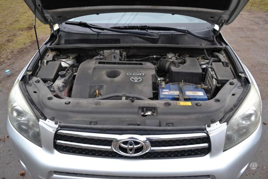 Grey Toyota RAV4 2007 in Vilnius, with an engine capacity of 2.23 L and mileage of 182 thousand km for 4950 €, photo 14 on AUTOMOTO.COM.LV