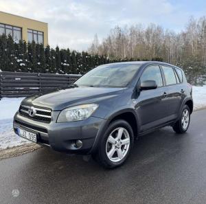 Grey Toyota RAV4 2007 in Vilnius, with an engine capacity of 2.23 L and mileage of 305 thousand km for 3850 €, photo  on AUTOMOTO.COM.LV
