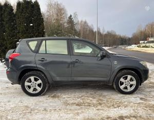 Pelēks Toyota RAV4 2007 Viļņa, ar dzinēja tilpumu 2.23 L un nobraukumu 305 tūkst. km par 3850 €, foto 10 vietnē AUTOMOTO.COM.LV