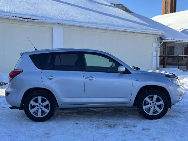 Pelēks Toyota RAV4 2007 Kaišiadorys, ar dzinēja tilpumu 2.23 L un nobraukumu 404 tūkst. km par 4150 €, foto 6 vietnē AUTOMOTO.COM.LV