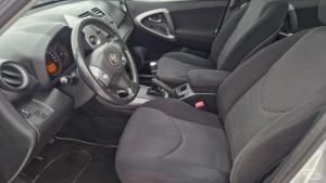 Pelēks Toyota RAV4 2007 Marijampole, ar dzinēja tilpumu 2.20 L un nobraukumu 221 tūkst. km par 5490 €, foto 10 vietnē AUTOMOTO.COM.LV