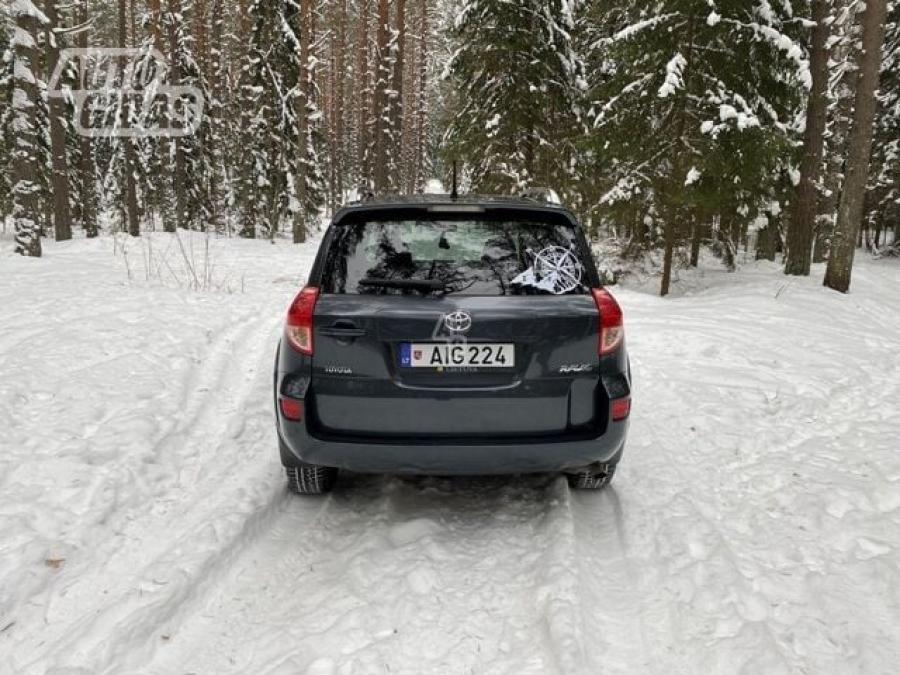 Grey Toyota RAV4 2007 in Vilnius, with an engine capacity of 2.20 L and mileage of 273 thousand km for 5100 €, photo 4 on AUTOMOTO.COM.LV
