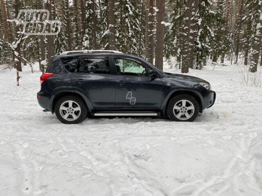 Grey Toyota RAV4 2007 in Vilnius, with an engine capacity of 2.20 L and mileage of 273 thousand km for 5100 €, photo 6 on AUTOMOTO.COM.LV