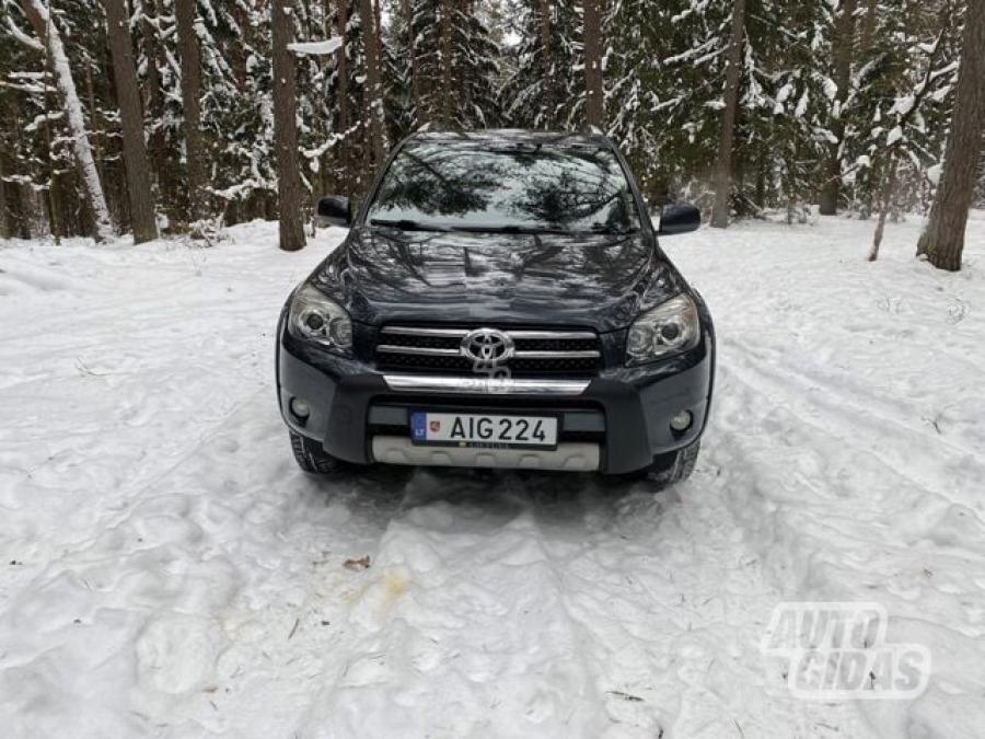 Grey Toyota RAV4 2007 in Vilnius, with an engine capacity of 2.20 L and mileage of 273 thousand km for 5100 €, photo 8 on AUTOMOTO.COM.LV