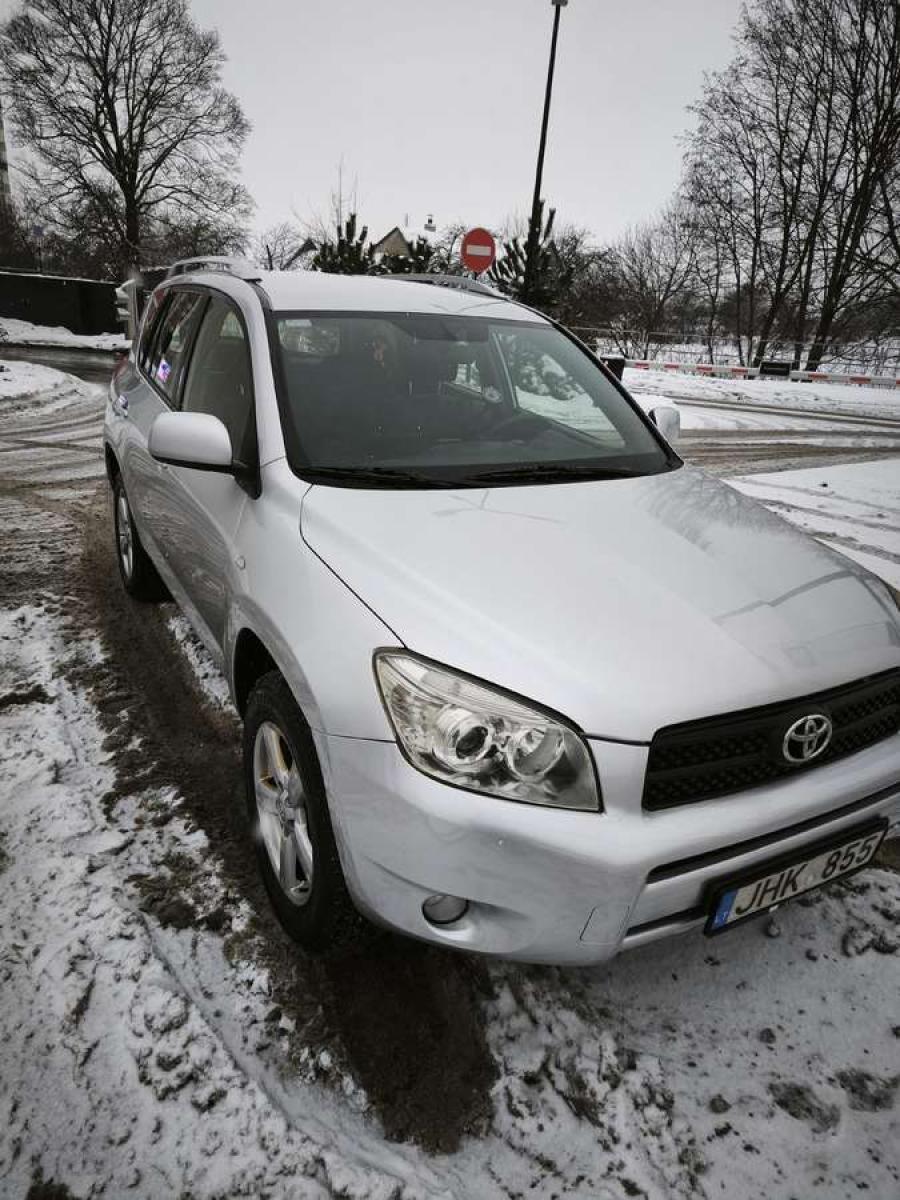 Grey Toyota RAV4 2007 in Vilnius, with an engine capacity of 2.23 L and mileage of 280 thousand km for 4200 €, photo 2 on AUTOMOTO.COM.LV