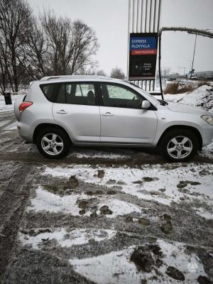 Grey Toyota RAV4 2007 in Vilnius, with an engine capacity of 2.23 L and mileage of 280 thousand km for 4200 €, photo 3 on AUTOMOTO.COM.LV