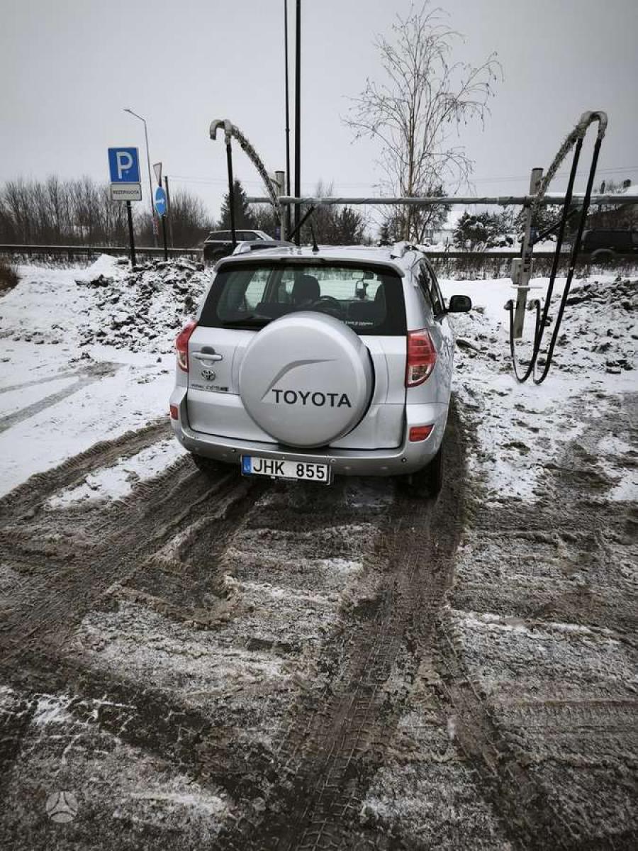 Grey Toyota RAV4 2007 in Vilnius, with an engine capacity of 2.23 L and mileage of 280 thousand km for 4200 €, photo 5 on AUTOMOTO.COM.LV