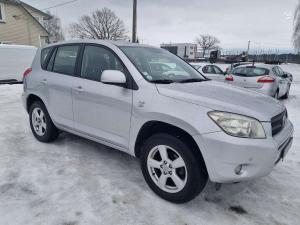 Grey Toyota RAV4 2007 in Taurage, with an engine capacity of 2.23 L and mileage of 271 thousand km for 3900 €, photo 3 on AUTOMOTO.COM.LV