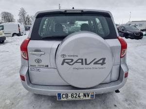 Grey Toyota RAV4 2007 in Taurage, with an engine capacity of 2.23 L and mileage of 271 thousand km for 3900 €, photo 6 on AUTOMOTO.COM.LV