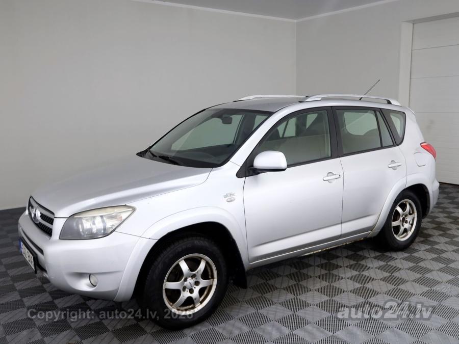 Pelēks Toyota RAV4 2007 Tallina, ar dzinēja tilpumu 2.20 L un nobraukumu 473 tūkst. km par 1499 €, foto 3 vietnē AUTOMOTO.COM.LV