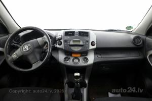 Pelēks Toyota RAV4 2007 Tallina, ar dzinēja tilpumu 2.20 L un nobraukumu 473 tūkst. km par 1499 €, foto 6 vietnē AUTOMOTO.COM.LV