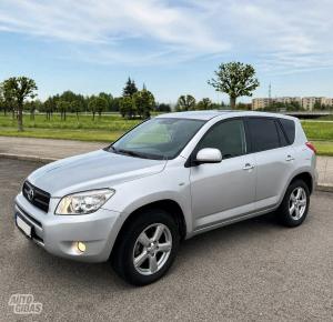 Grey Toyota RAV4 2007 in Kaunas, with an engine capacity of 2.00 L and mileage of 165 thousand km for 5900 €, photo 3 on AUTOMOTO.COM.LV