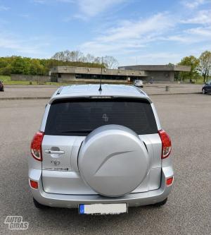 Grey Toyota RAV4 2007 in Kaunas, with an engine capacity of 2.00 L and mileage of 165 thousand km for 5900 €, photo 5 on AUTOMOTO.COM.LV