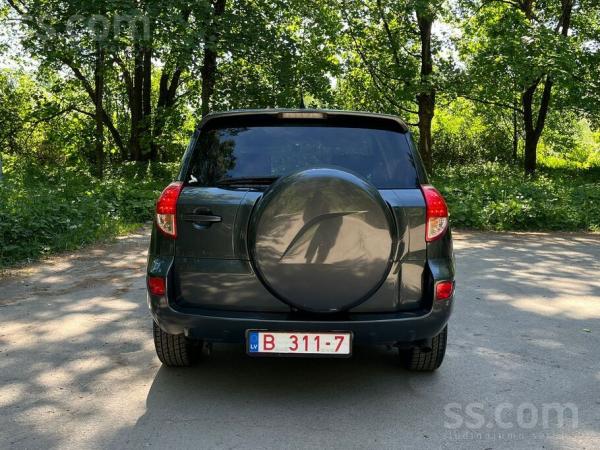 Grey Toyota RAV4 2007 in Riga, with an engine capacity of 2.20 L and mileage of 0 thousand km for 5299 €, photo 4 on AUTOMOTO.COM.LV