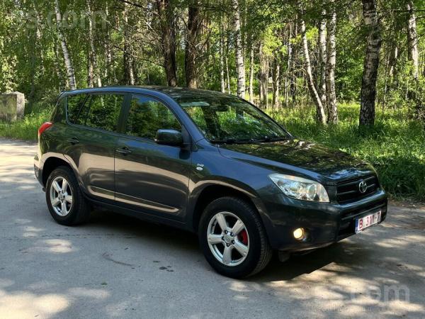 Grey Toyota RAV4 2007 in Riga, with an engine capacity of 2.20 L and mileage of 0 thousand km for 5299 €, photo 7 on AUTOMOTO.COM.LV