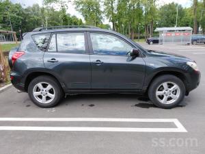 Grey Toyota RAV4 2007 in Riga, with an engine capacity of 2.00 L and mileage of 178 thousand km for 5290 €, photo 5 on AUTOMOTO.COM.LV