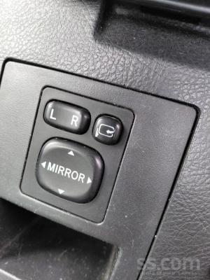 Grey Toyota RAV4 2007 in Riga, with an engine capacity of 2.00 L and mileage of 178 thousand km for 5290 €, photo 15 on AUTOMOTO.COM.LV