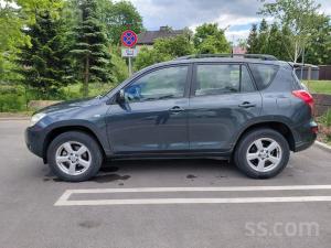 Pelēks Toyota RAV4 2007 Rīga, ar dzinēja tilpumu 2.00 L un nobraukumu 178 tūkst. km par 4690 €, foto 4 vietnē AUTOMOTO.COM.LV