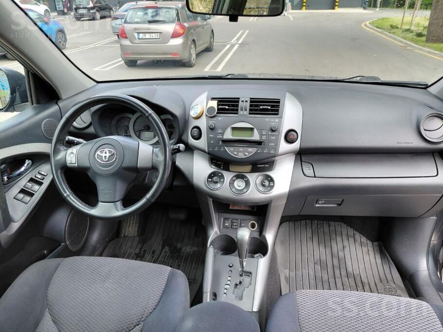 Pelēks Toyota RAV4 2007 Rīga, ar dzinēja tilpumu 2.00 L un nobraukumu 178 tūkst. km par 4690 €, foto 9 vietnē AUTOMOTO.COM.LV