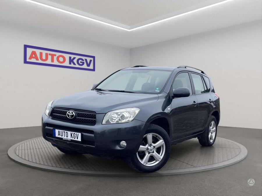 Grey Toyota RAV4 2007 in Vilnius, with an engine capacity of 2.20 L and mileage of 297 thousand km for 4999 €, photo 1 on AUTOMOTO.COM.LV