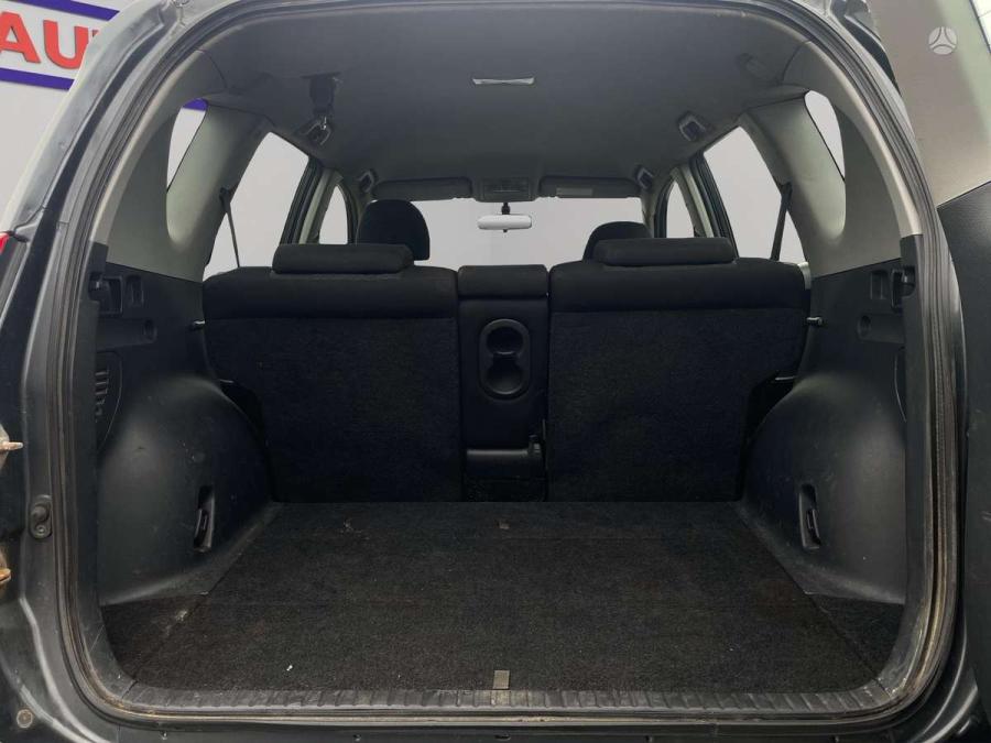 Grey Toyota RAV4 2007 in Vilnius, with an engine capacity of 2.20 L and mileage of 297 thousand km for 4999 €, photo 11 on AUTOMOTO.COM.LV